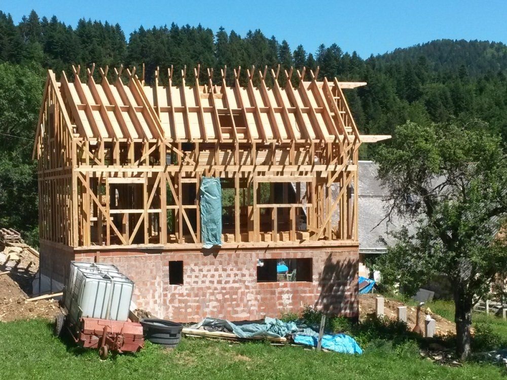 Construction en Greb au Sappey en Chartreuse : chantier paille et terre ...