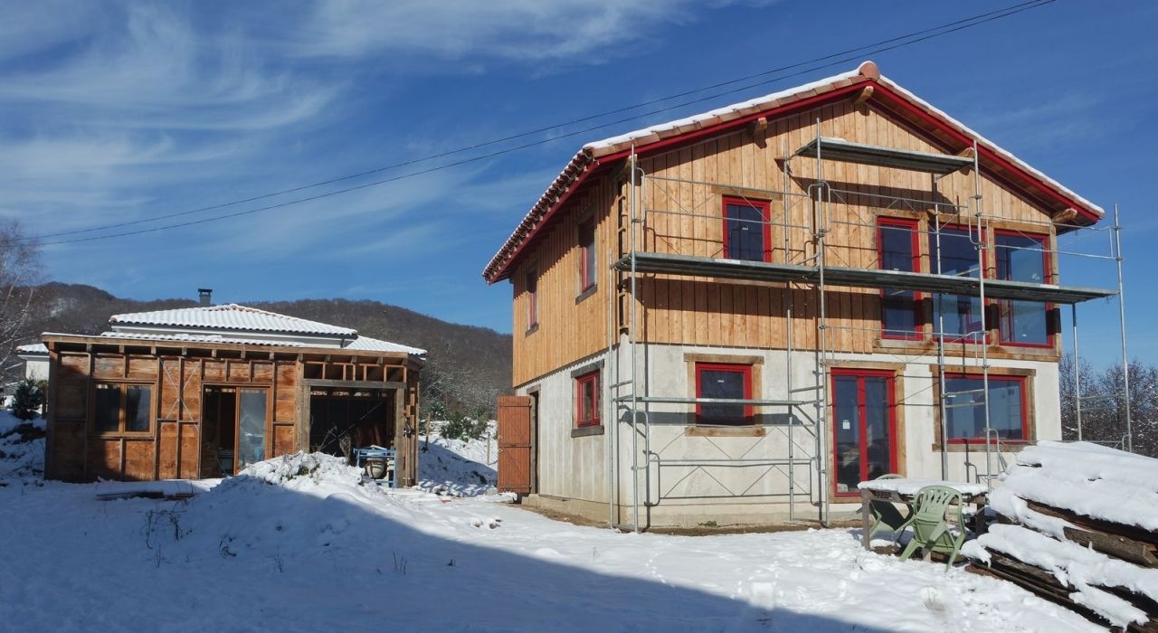 Construction d'une maison en GREB, de A à Z - Chantier participatif à ...